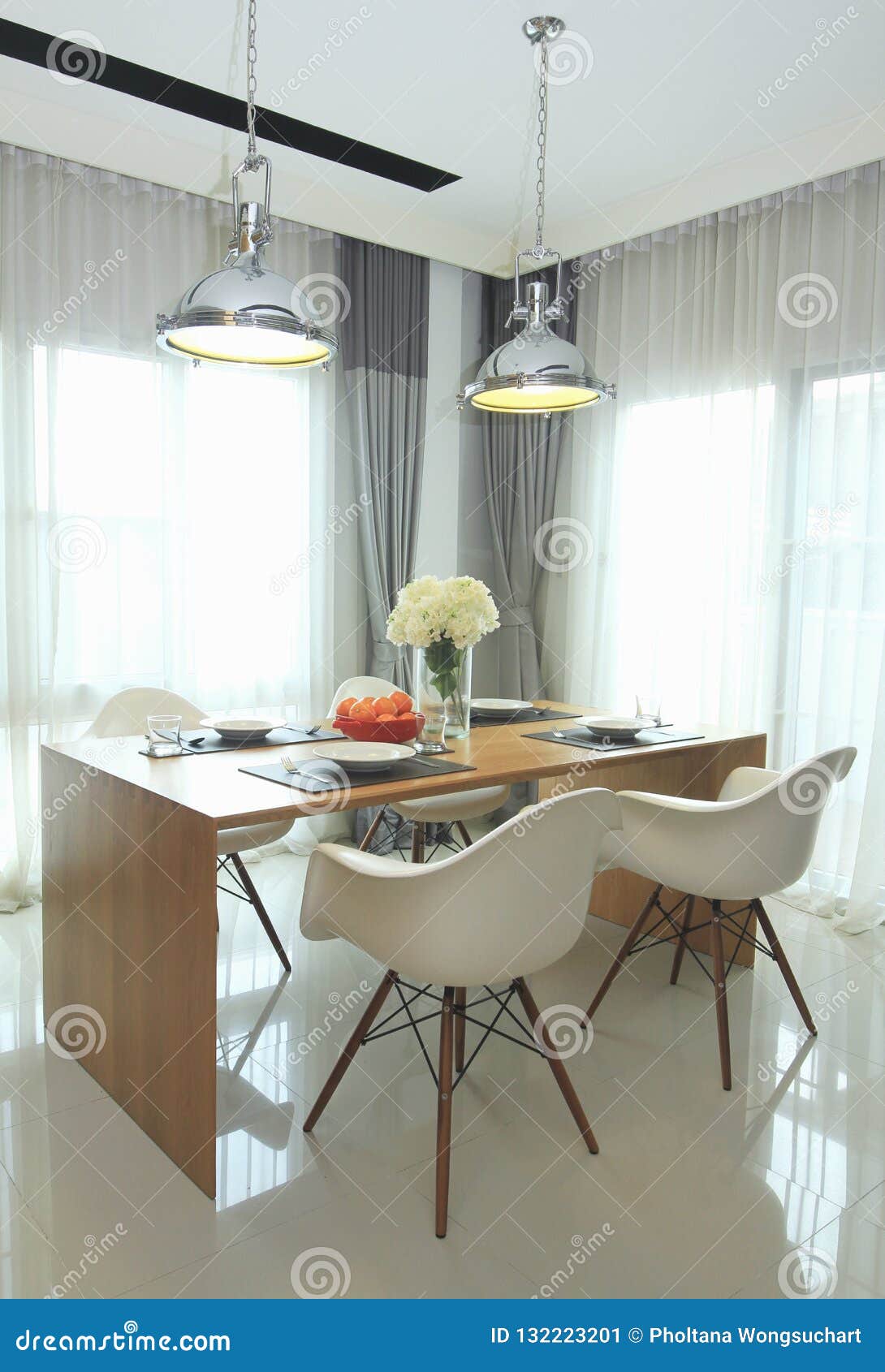 Interior Design Kitchens and Islands are Connected from the Dining Area ...