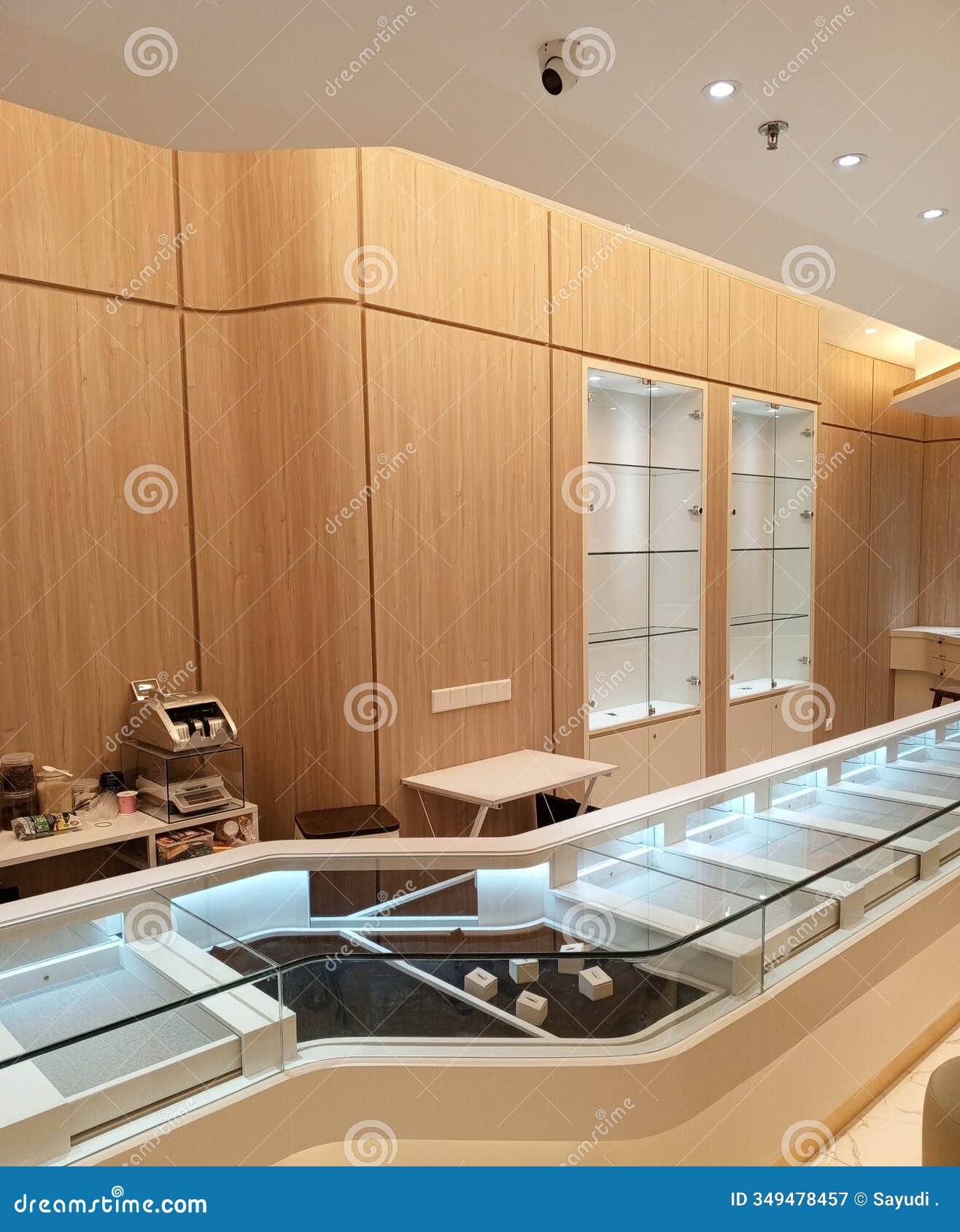 GOLD SHOP CABINET stock image. Image of shop, luxury - 349478457