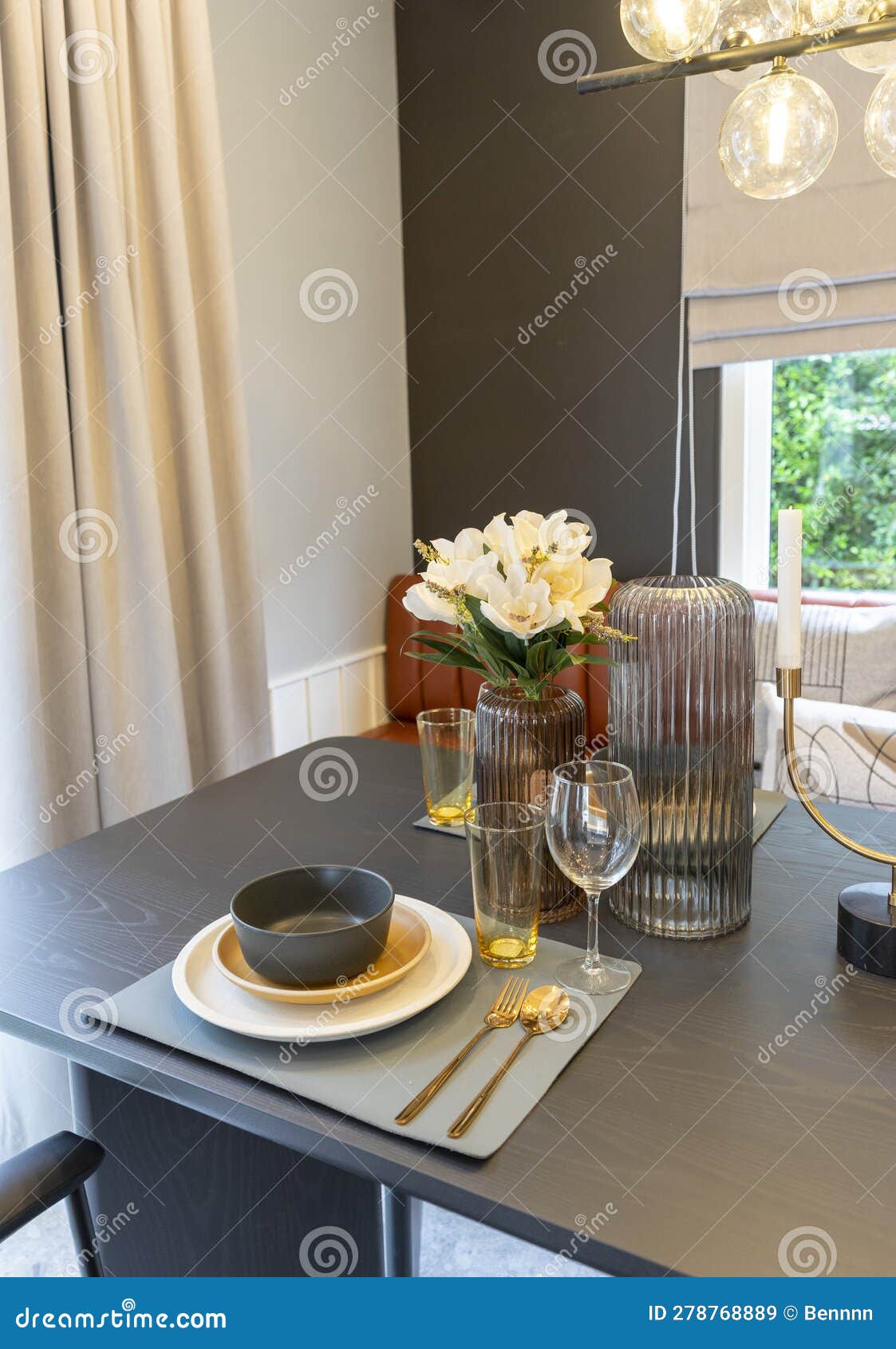 Interior Design of Modern Dining Room and Plate Setting on Table. Stock ...