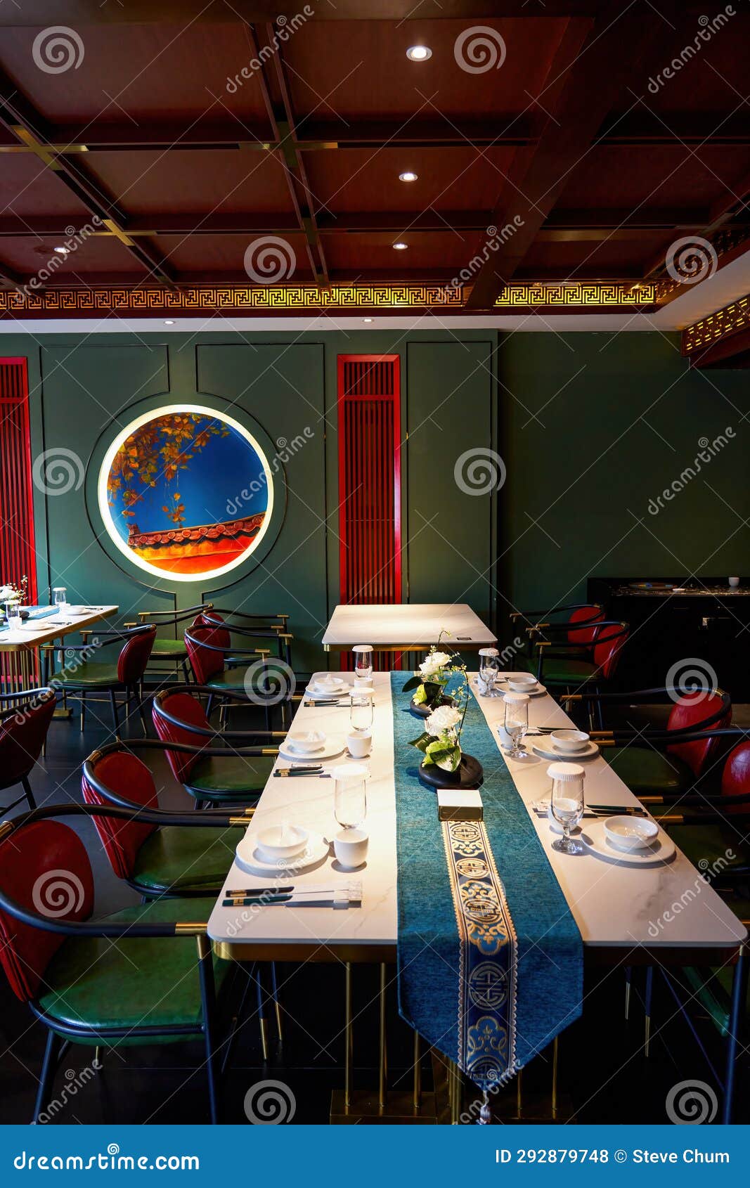 Interior Dining Room of Luxury Chinese Restaurant Stock Photo - Image ...