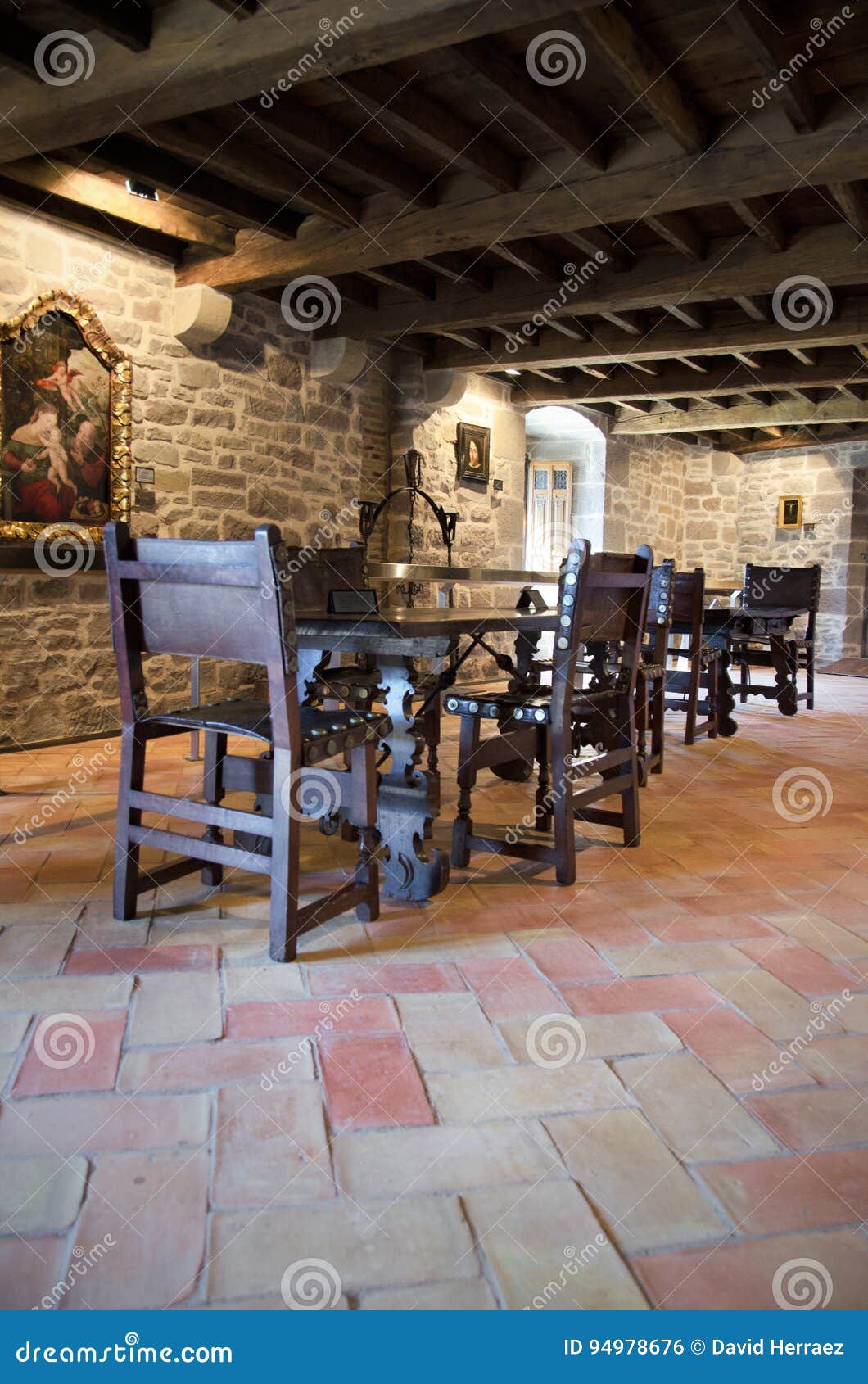 Interior Do Castelo Medieval De Javier O 4 De Abril De 2015 Em Navarra ...