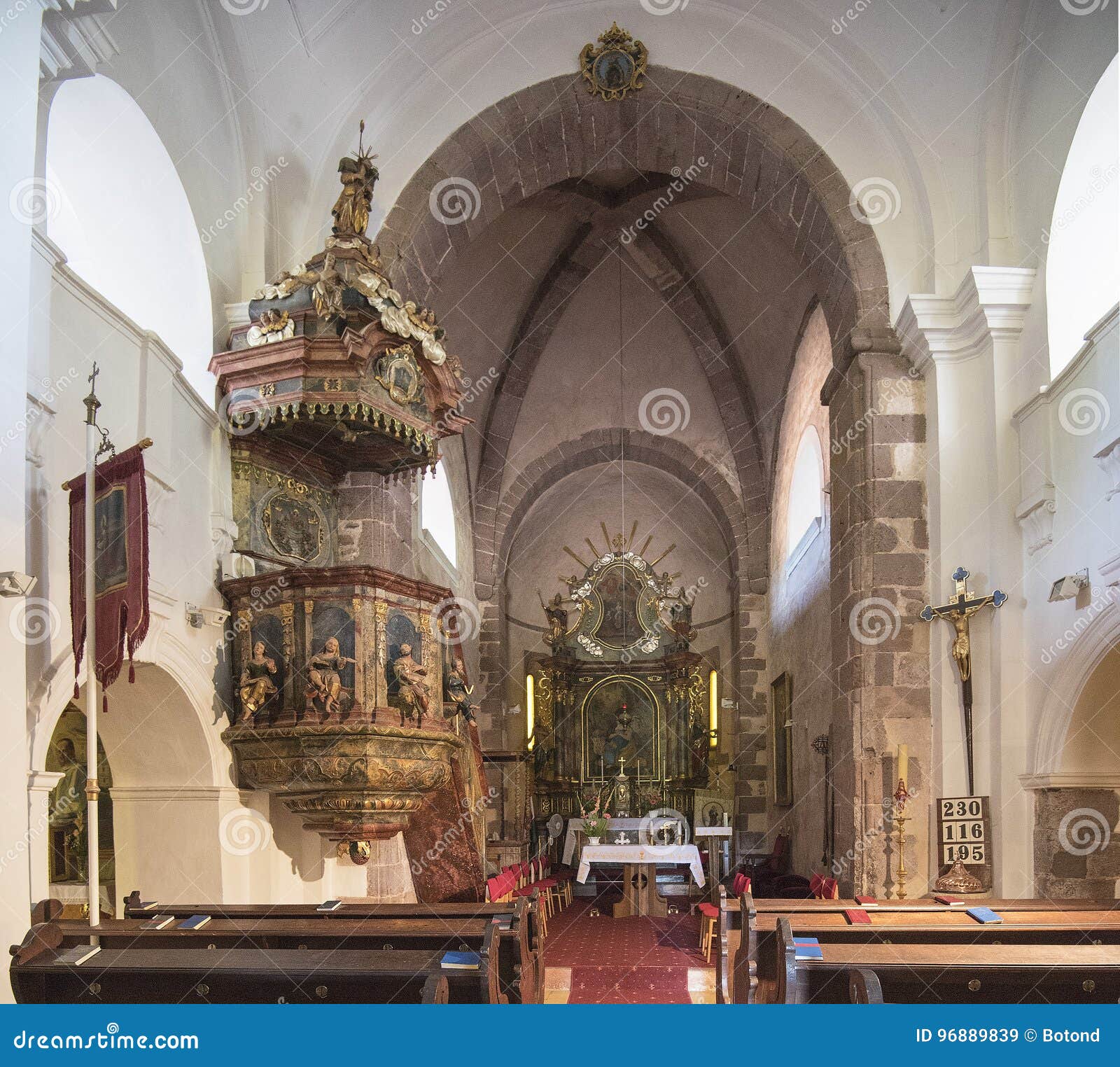 Interior Do Templo Medieval De Felsoors, Hungria Imagem de Stock ...