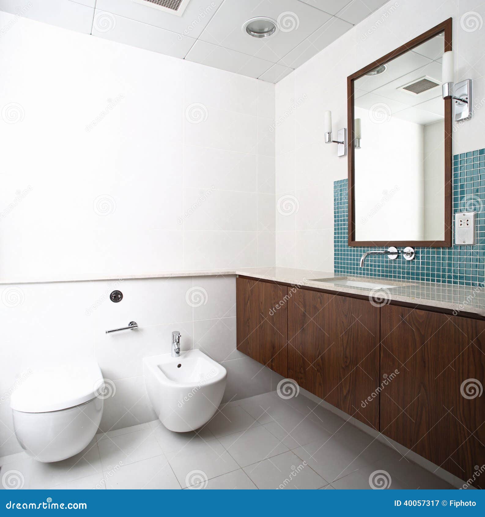 Interior Do Toalete Moderno No Estilo Europeu Imagem de Stock - Imagem ...