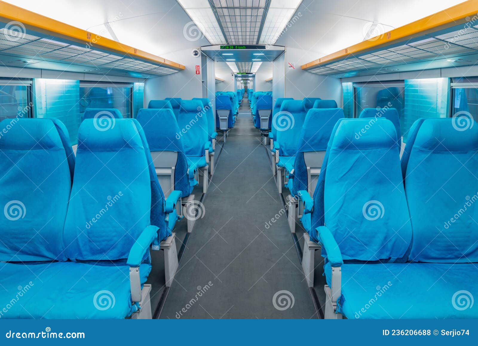 Interior Do Transporte De Passageiros Do Comboio Foto de Stock - Imagem ...