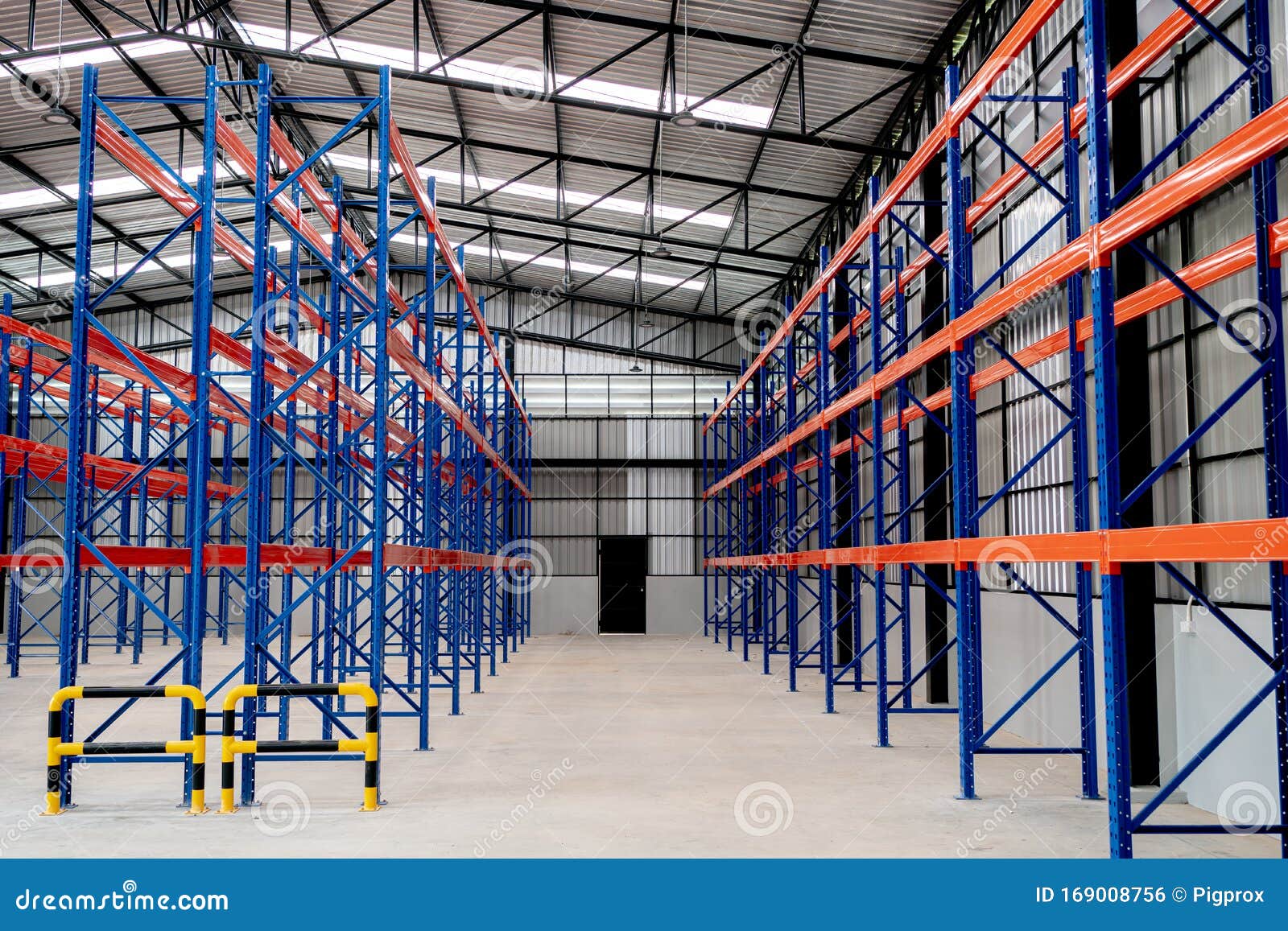 New Large Scale Distribution Warehouse with High Empty Shelves Stock ...