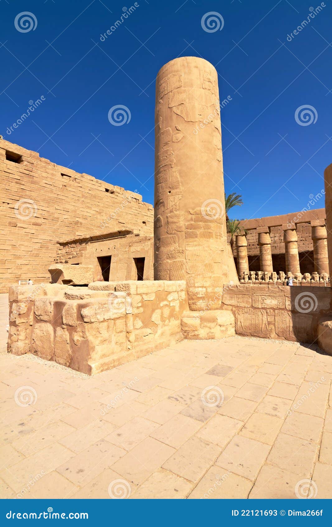 Interior of Karnak temple stock image. Image of amun - 22121693