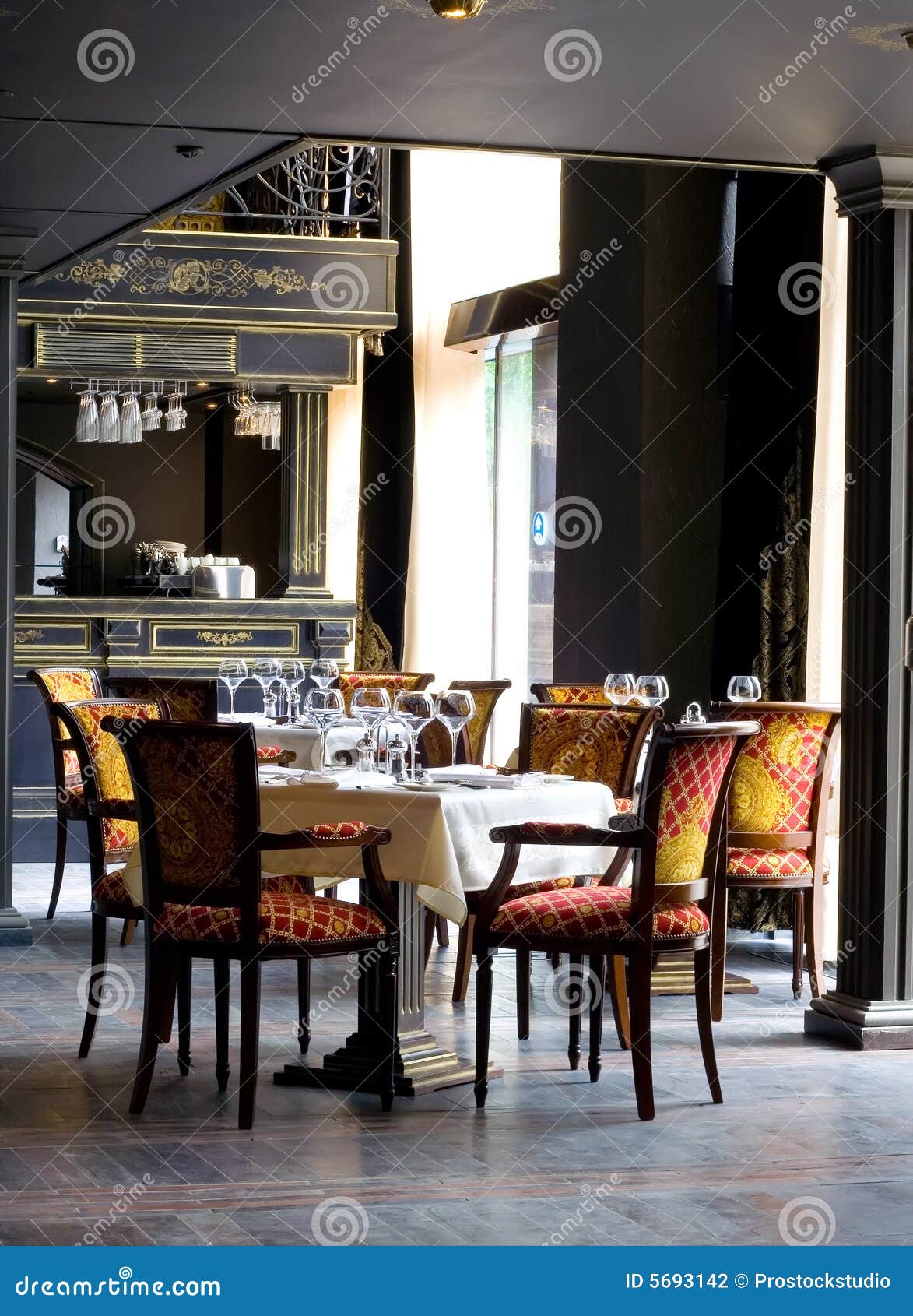 Interior Lujoso Del Restaurante Foto de archivo - Imagen de lujo, silla ...