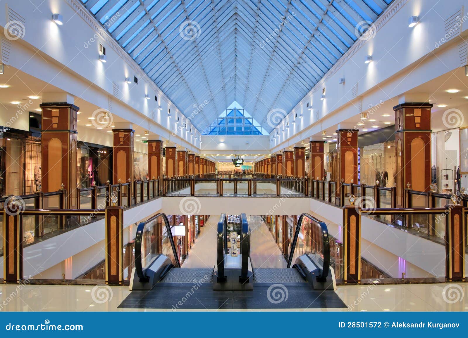 Contemporary Shopping Centers