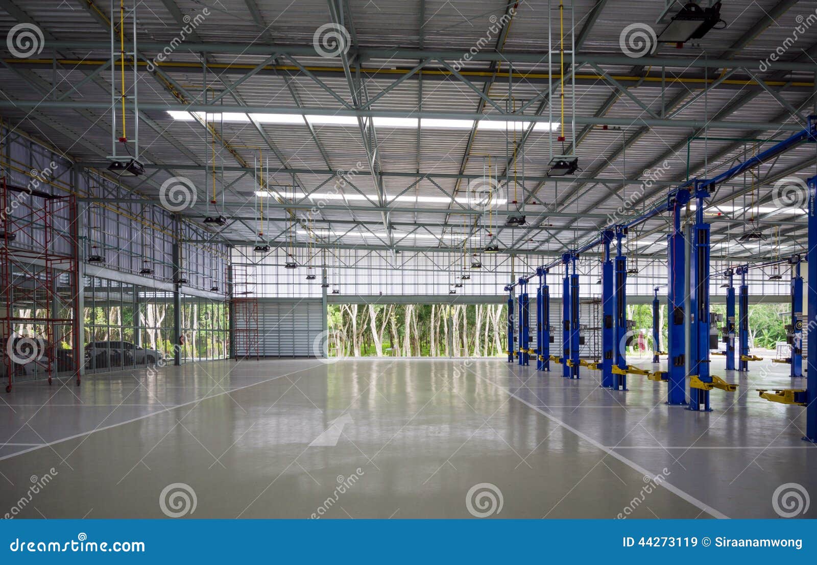 Interior of a New Repair Garage Stock Image - Image of shop, industry ...