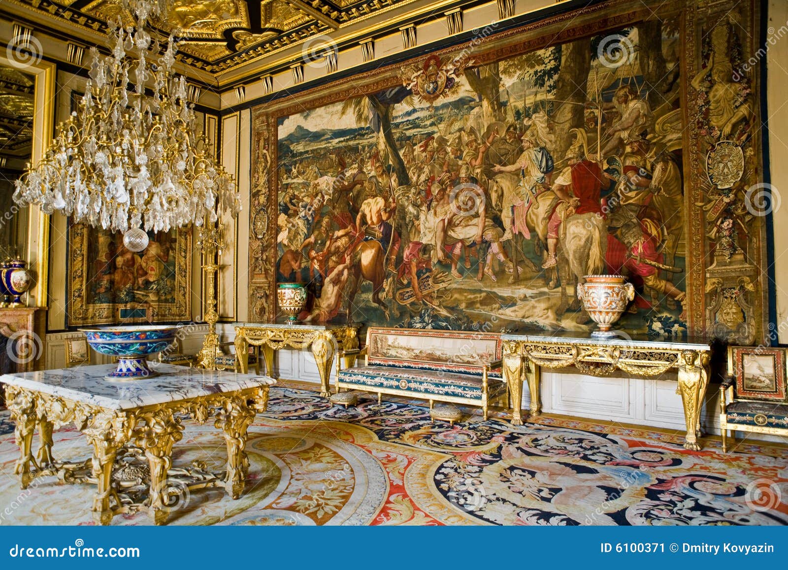 Interior No Castelo Fontainebleau Foto Editorial - Imagem de candelabro ...