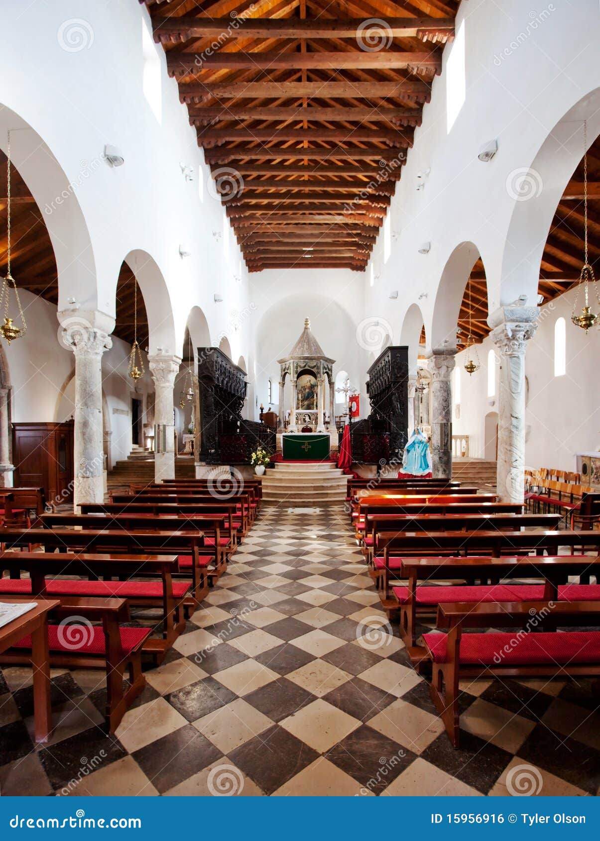 Interior Old Cathedral editorial photo. Image of maria - 15956916