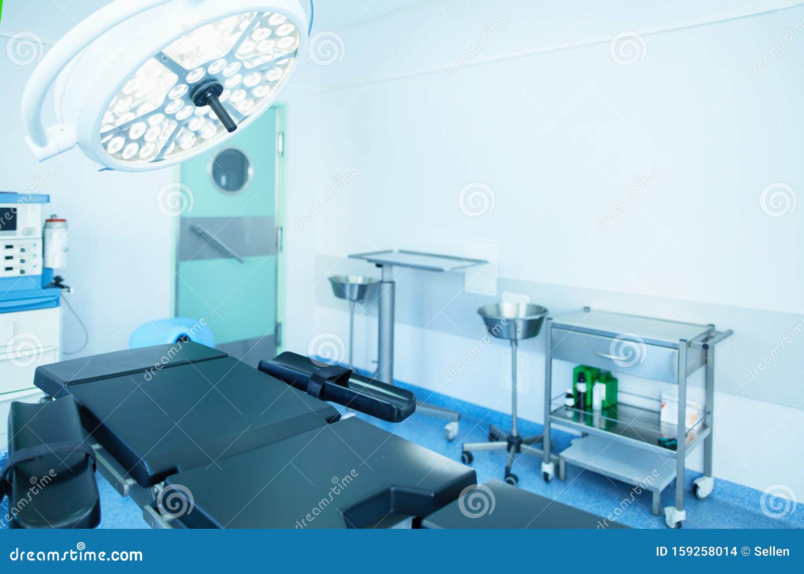 Interior of Operating Room in Modern Clinic Stock Photo - Image of ...