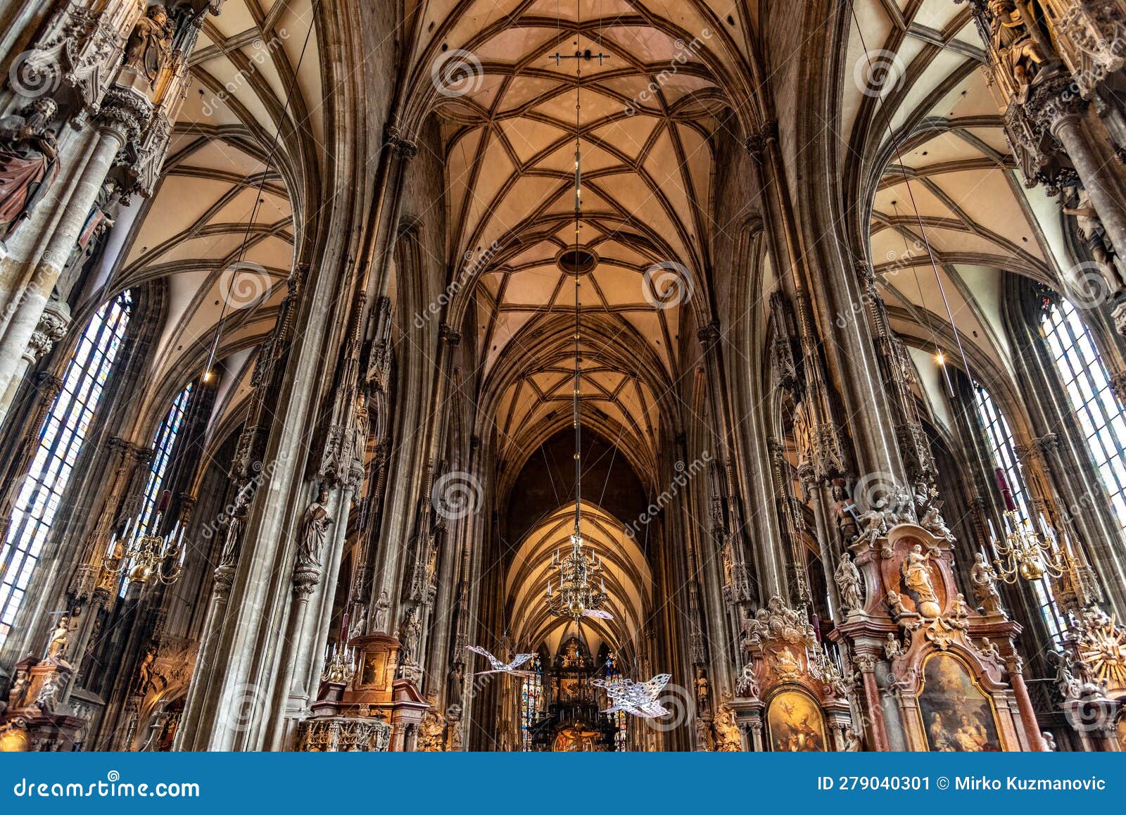 Cathedral Stephansdom And Square Stephansplatz With Graben And ...