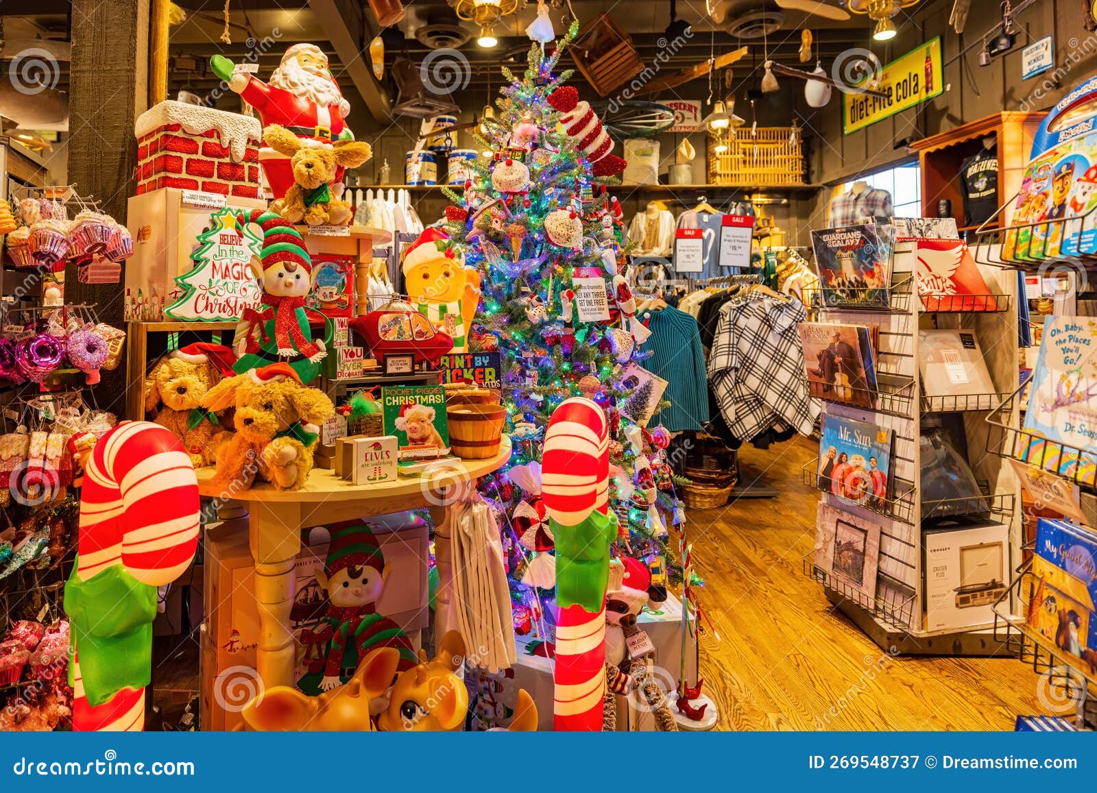 Interior View of the Cracker Barrel Old Country Store Editorial ... Interior View of the Cracker Barrel Old Country Store Editorial ...