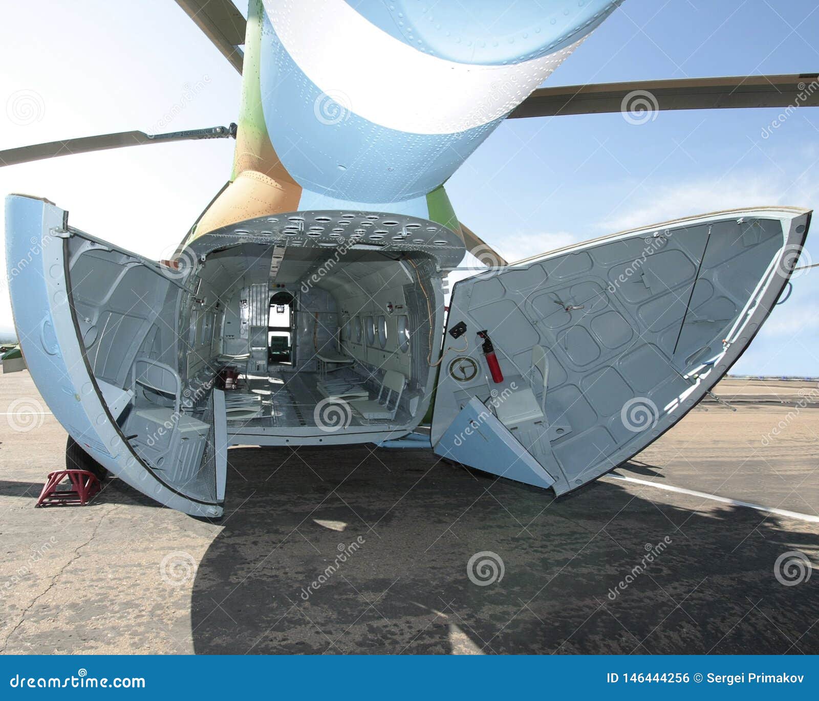 Cargo Helicopter Chassis Overload Fuselage Fuel Tank Cargo Transport ...