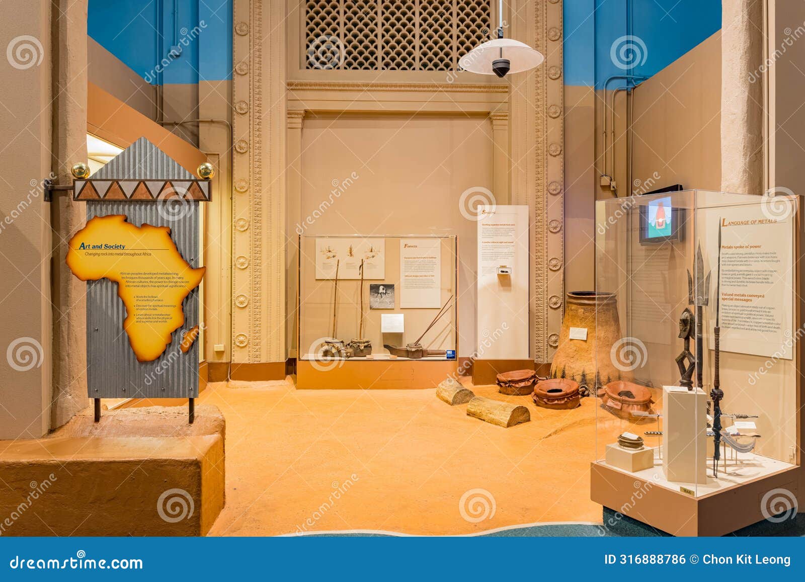Interior View of the Field Museum Editorial Photo - Image of museum ...