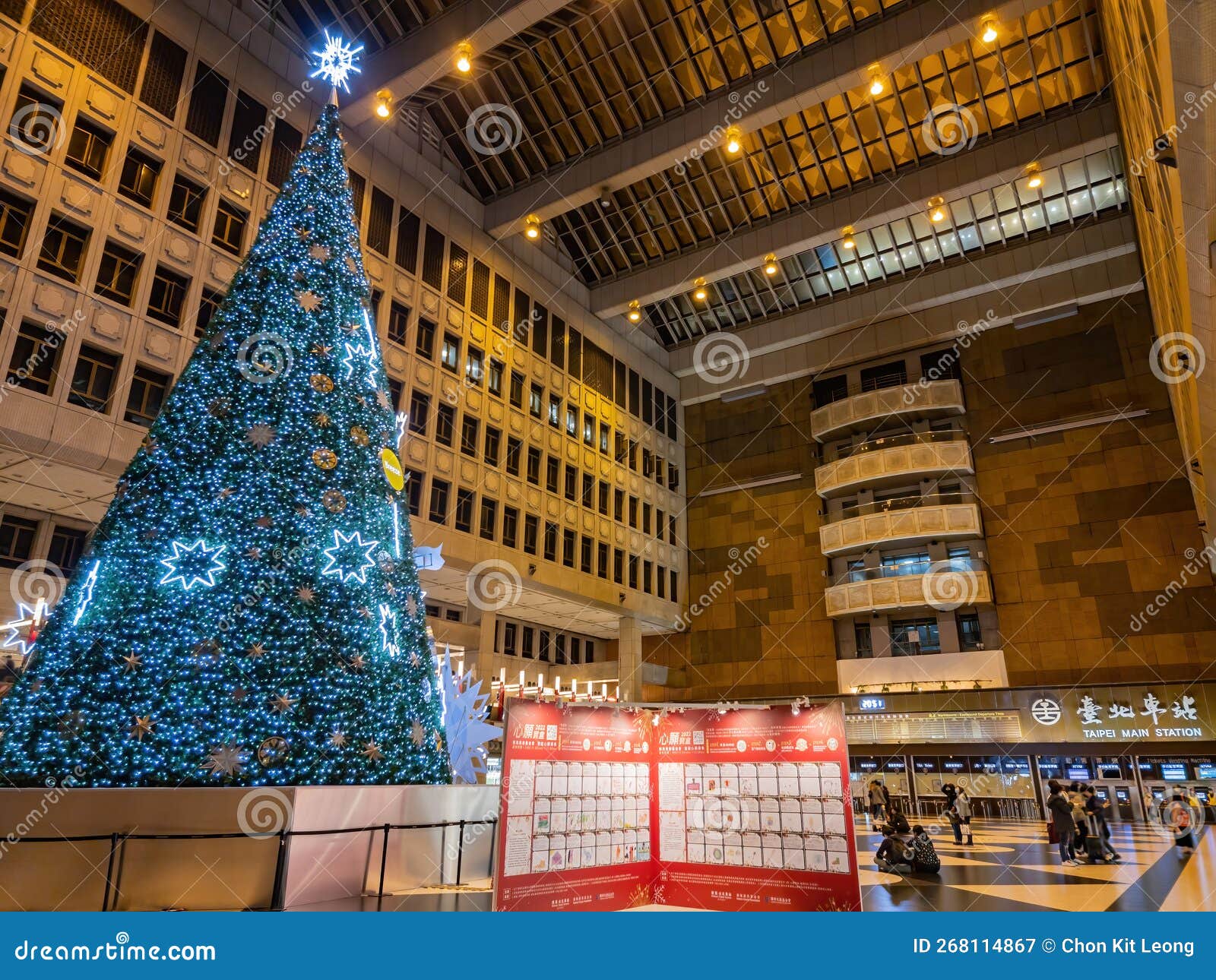 Interior View of the Lobby of Taipei Main Station Editorial Photography ...