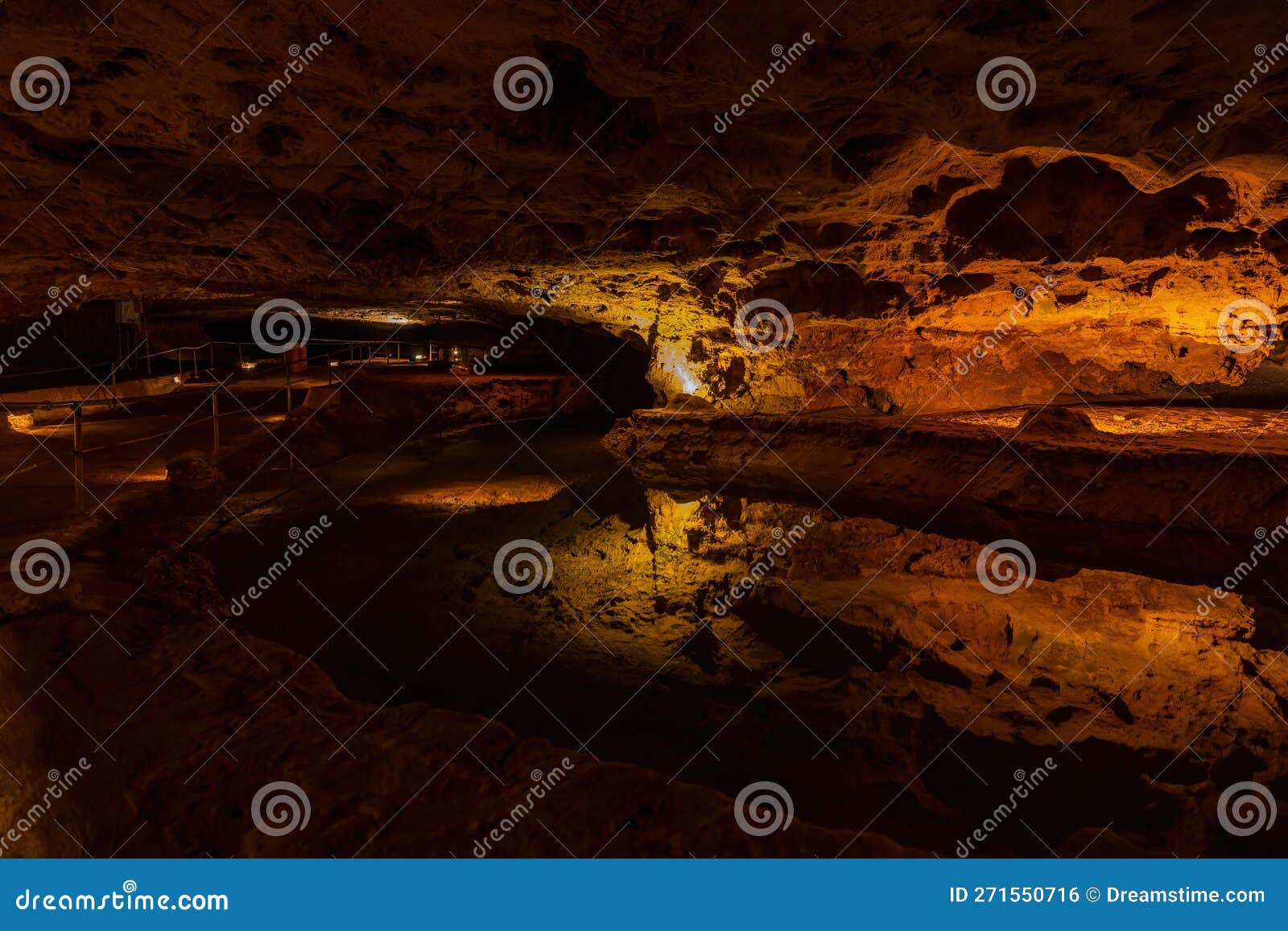 Interior View of the Meramec Caverns Stock Photo - Image of natural ...
