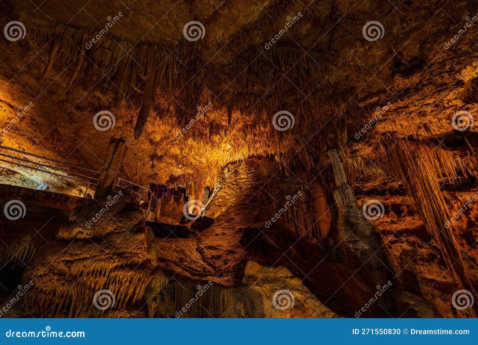 Interior View of the Meramec Caverns Stock Photo - Image of landscape ...