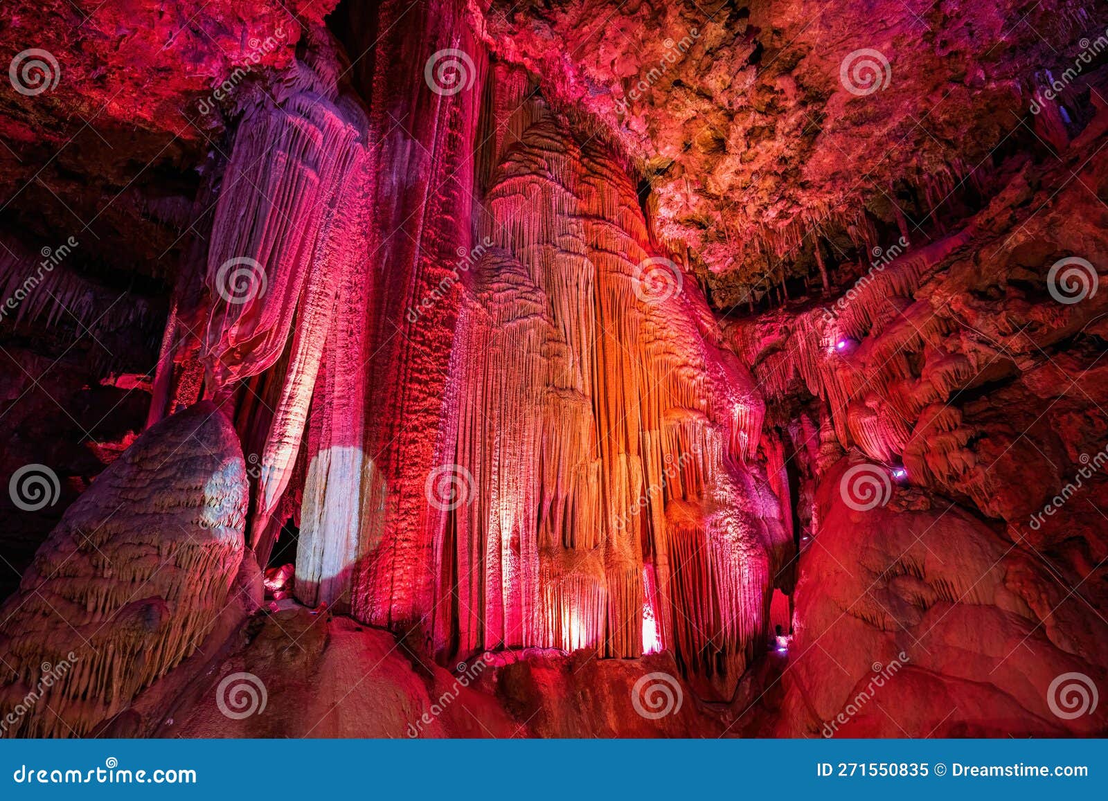 Interior View of the Meramec Caverns Stock Image - Image of nature ...