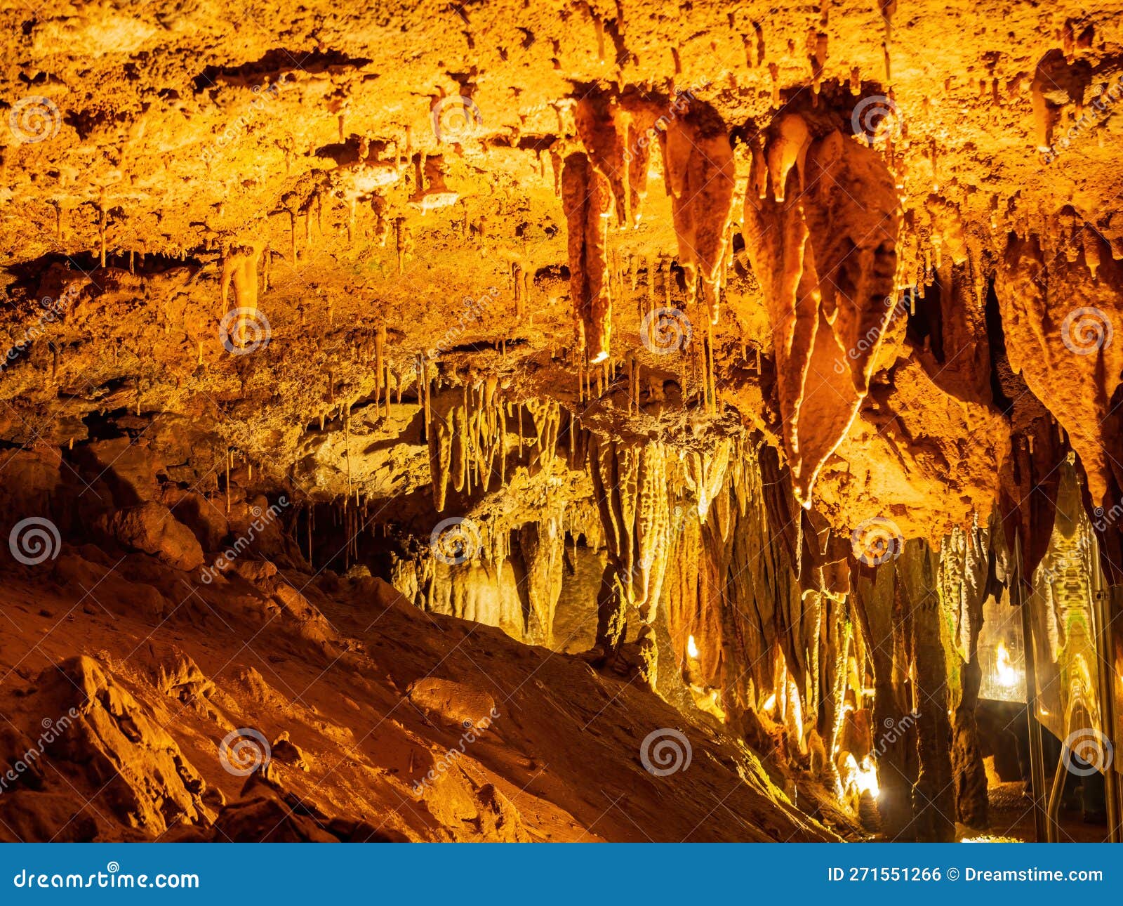 Interior View of the Meramec Caverns Stock Photo - Image of caverns ...