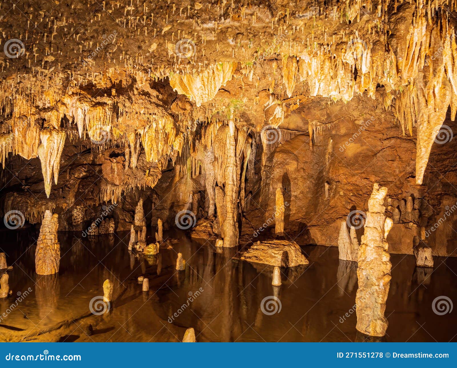 Interior View of the Meramec Caverns Stock Photo - Image of rock ...
