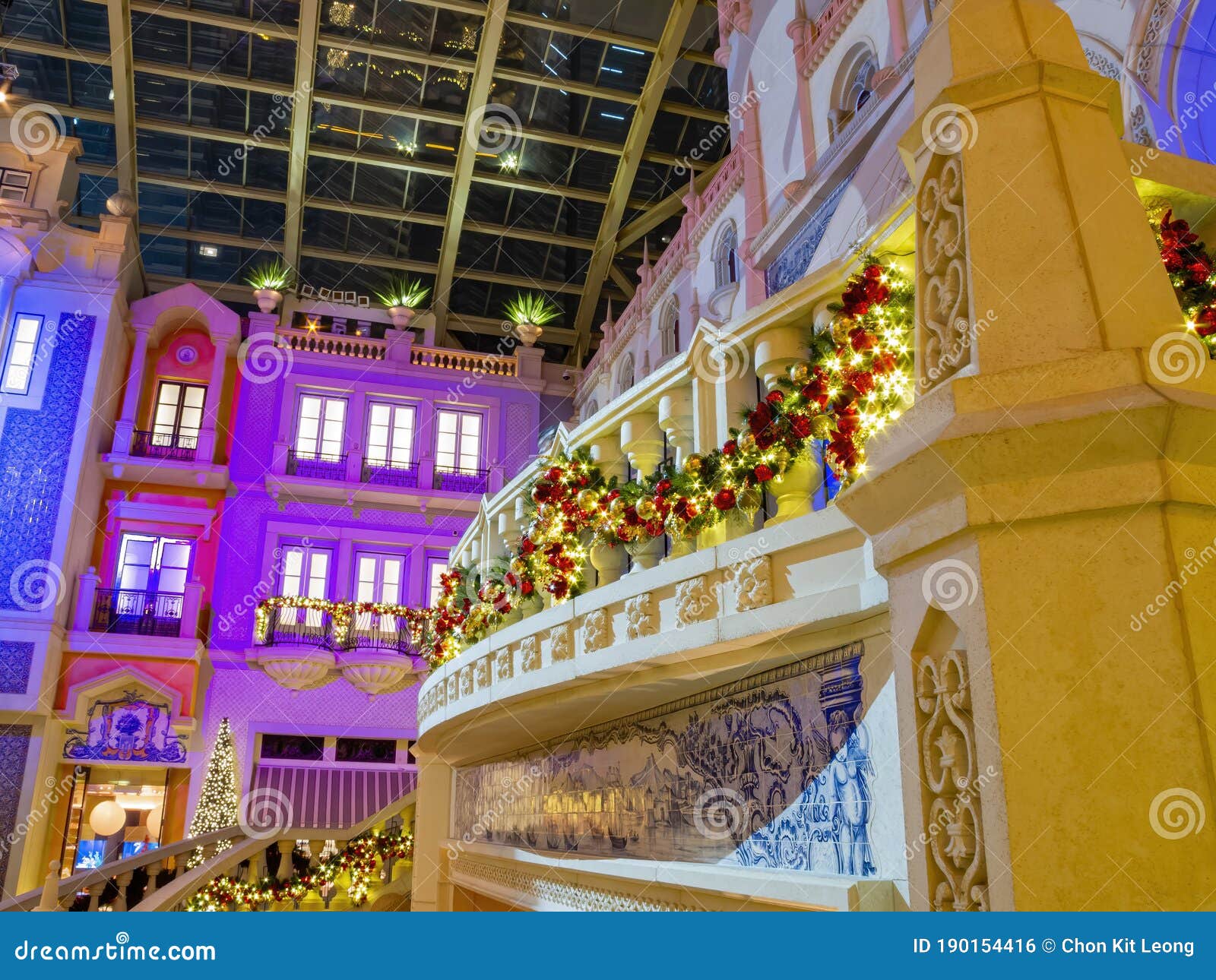 Interior View of the MGM Grand Editorial Photo - Image of people ...