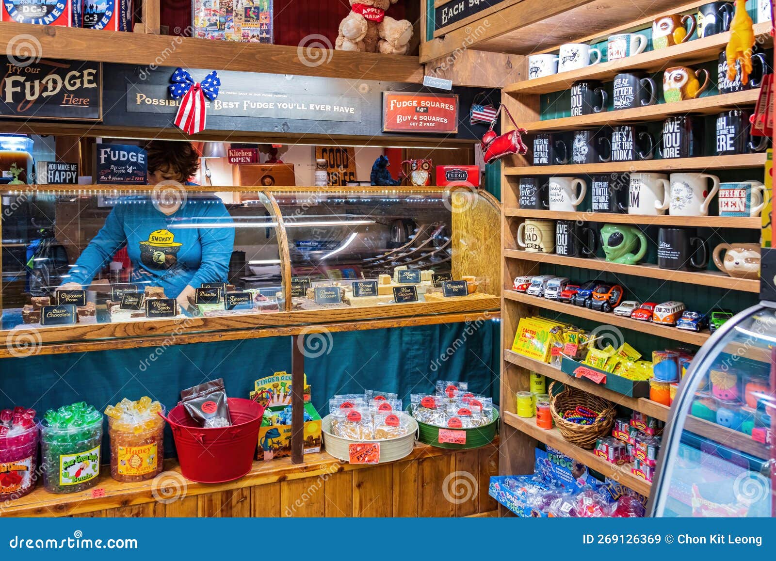 Old Apple Barn - High Rolls, New Mexico Editorial Photo | CartoonDealer ...