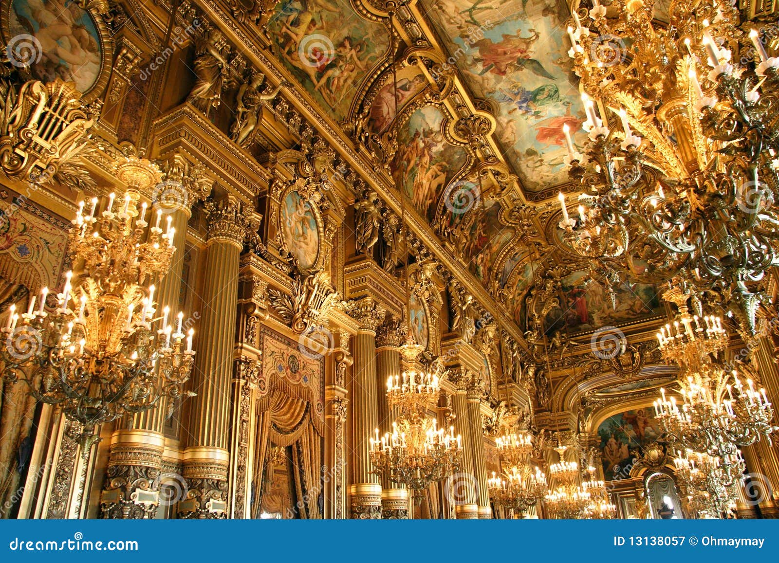 Interiore Dell'opera Garnier a Parigi Immagine Stock - Immagine di ...