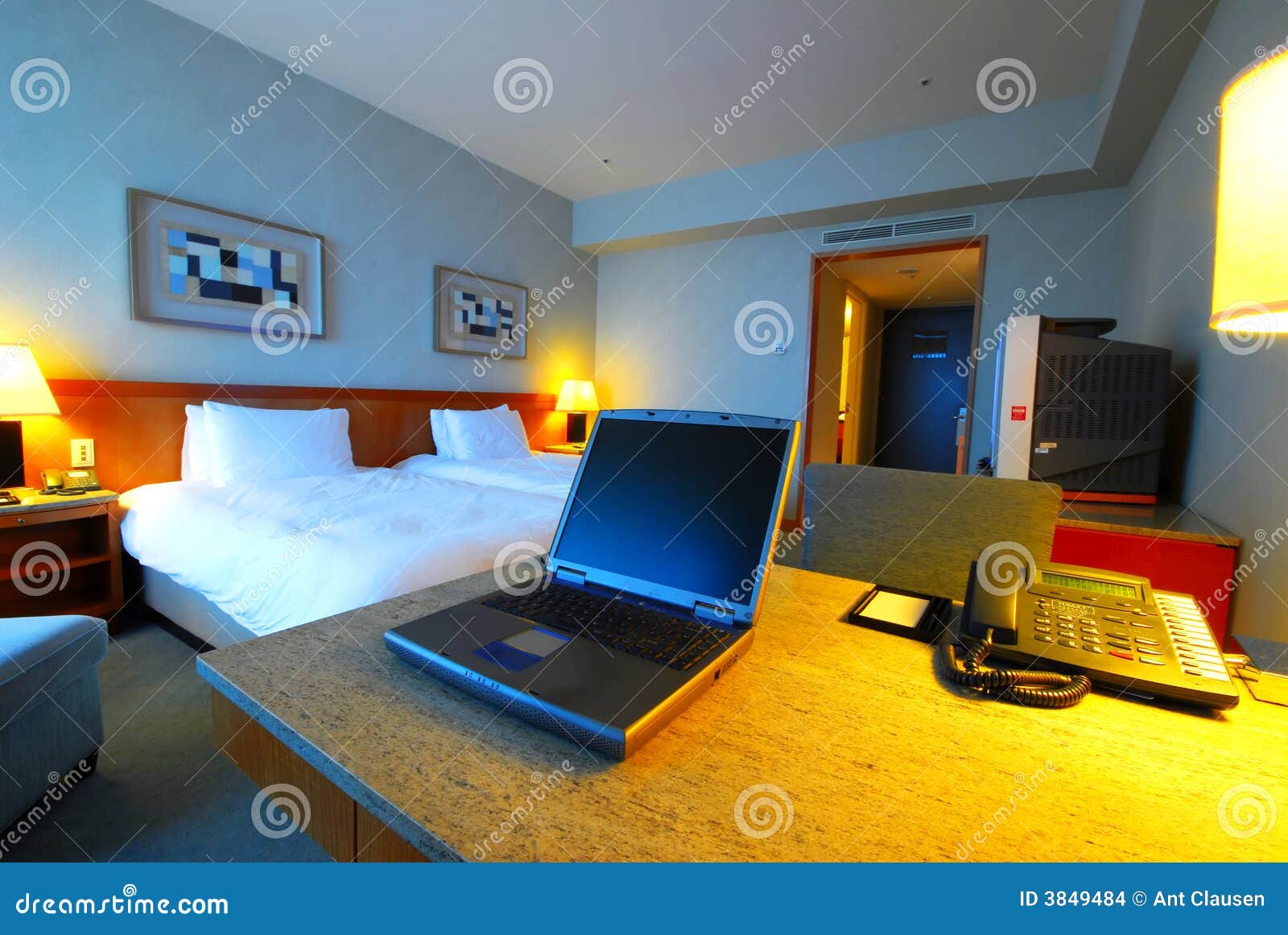 Interiore Di Una Camera Di Albergo Moderna Fotografia Stock - Immagine ...