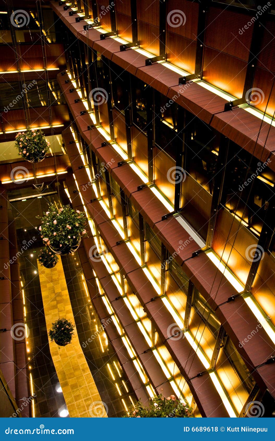 Interiores Modernos Del Edificio Foto de archivo - Imagen de pasillo ...