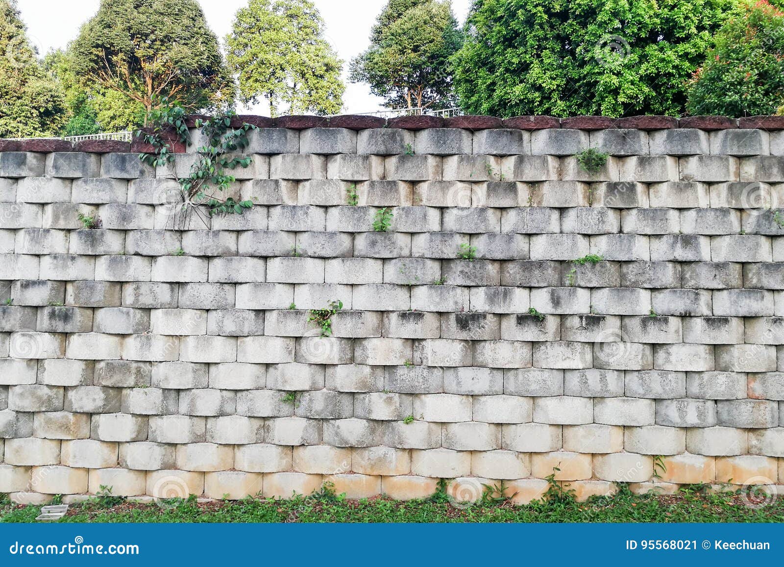 Interlocking Designed Retaining Wall To Manage Earth Erosion Stock ...