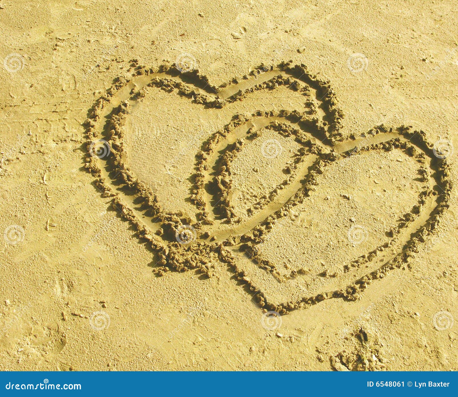 Interlocking hearts stock illustration. Illustration of carved - 6548061