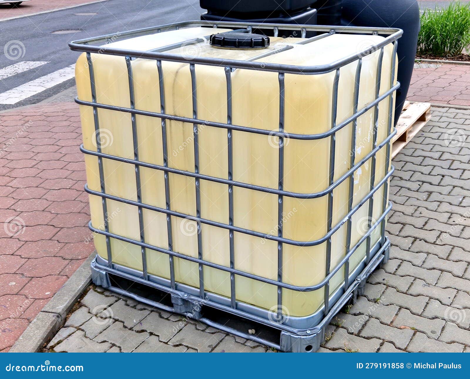 Intermediate Bulk Containers are Industrial-grade Containers Engineered ...