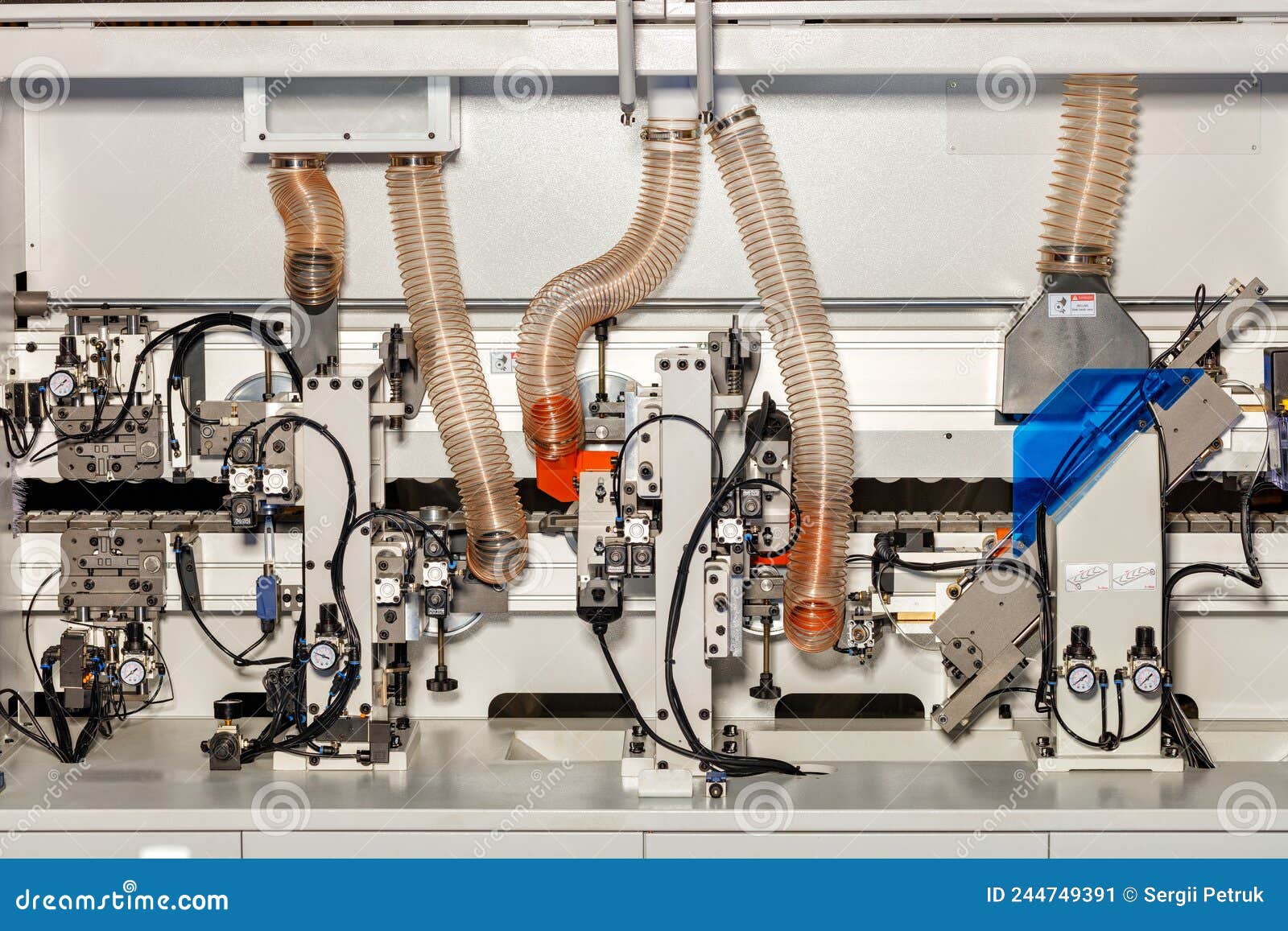 Control System and Internal Mechanisms for Removing Sawdust on a Modern ...