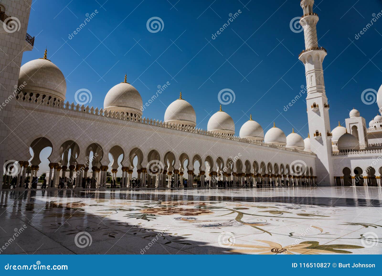 Internal Courtyard of the Sheik Zayed Mosque Editorial Photography ...