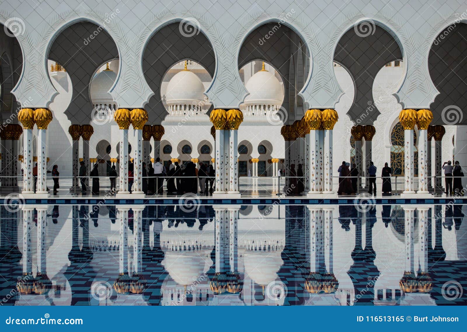 Internal Courtyard of the Sheik Zayed Mosque Editorial Image - Image of ...