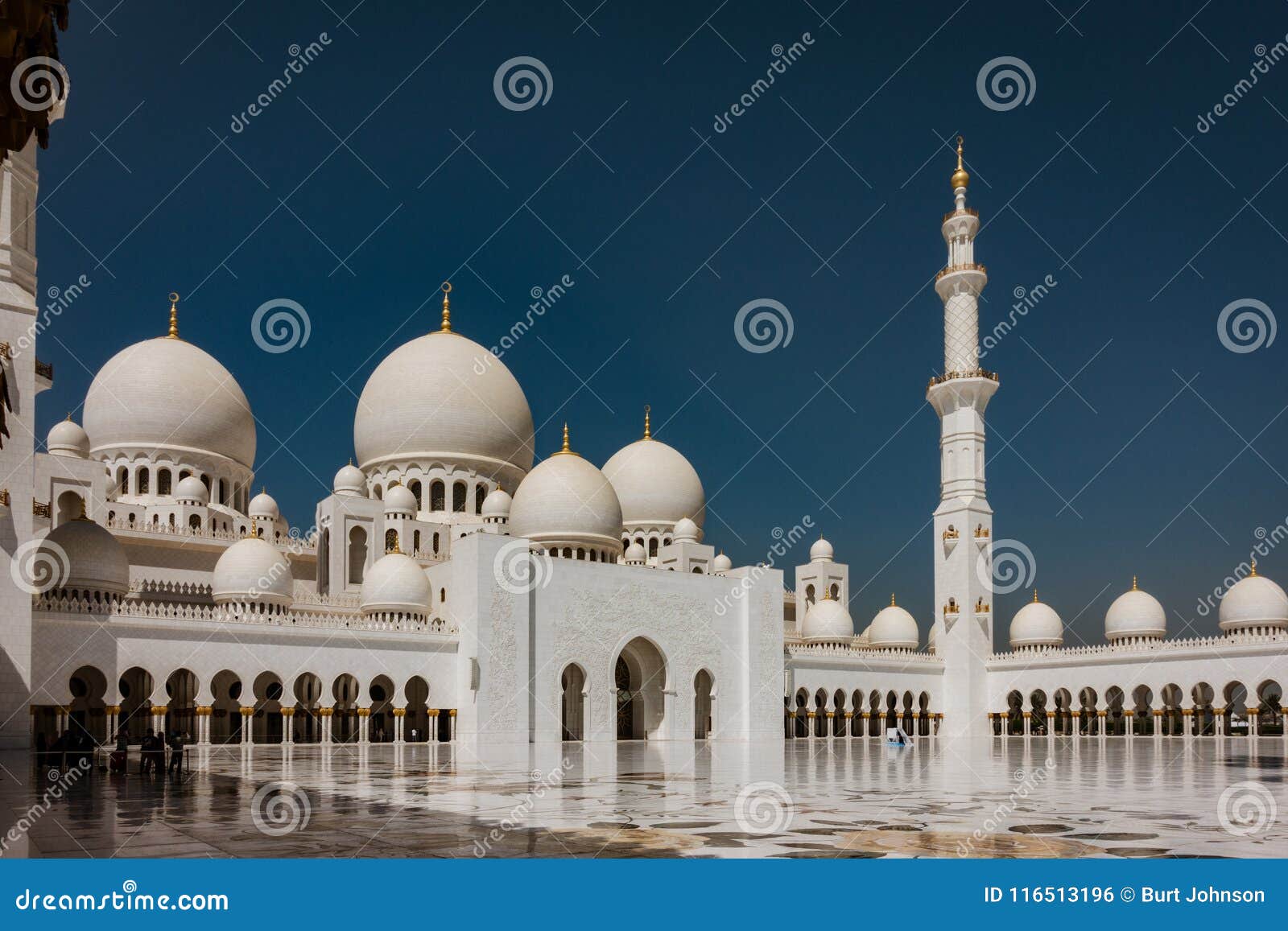 Internal Courtyard of the Sheik Zayed Mosque Editorial Photo - Image of ...