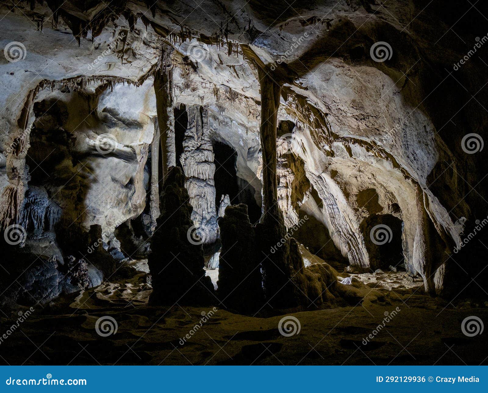The Internal Texture, Wonderful Stalactites, Stalagmites and ...