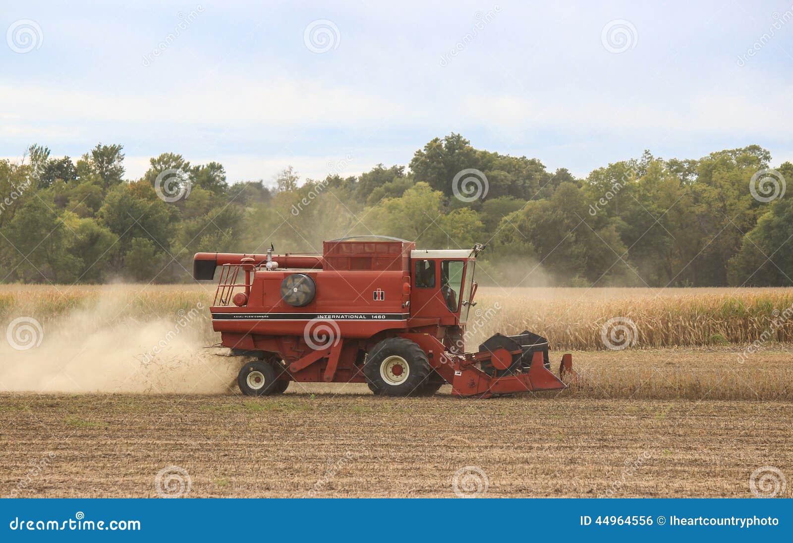 International Combine 1480 editorial photo. Image of machinery - 44964556