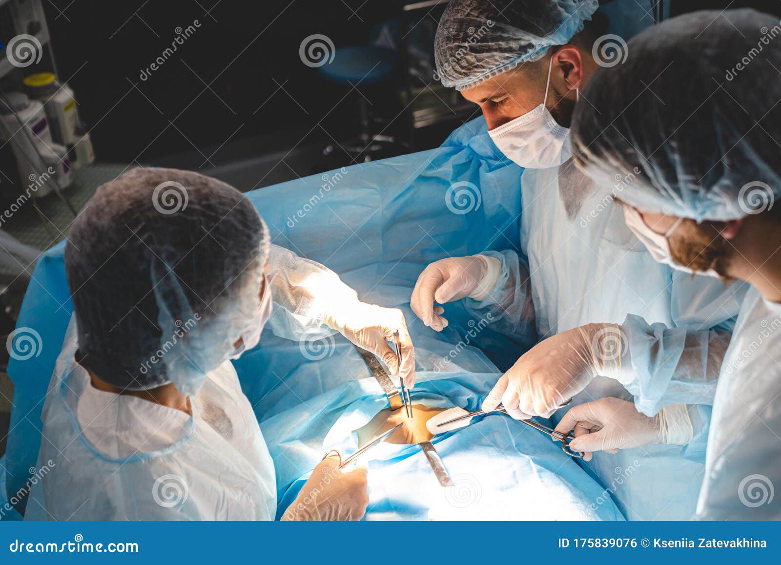 An International Team of Doctors Performs a Complex Surgical Operation ...