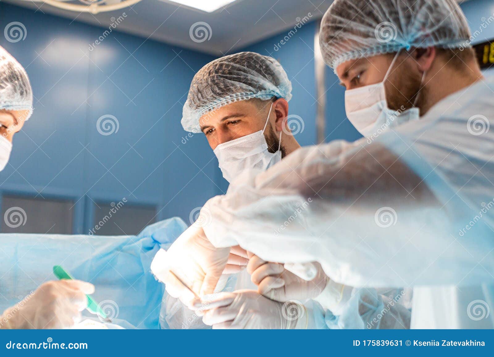 An International Team of Doctors Performs a Complex Surgical Operation ...