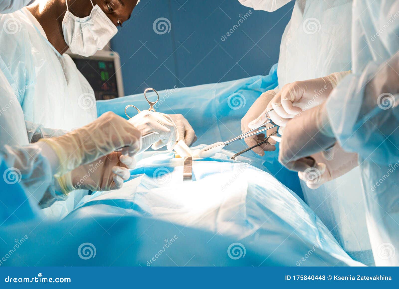 An International Team of Doctors Performs a Complex Surgical Operation ...