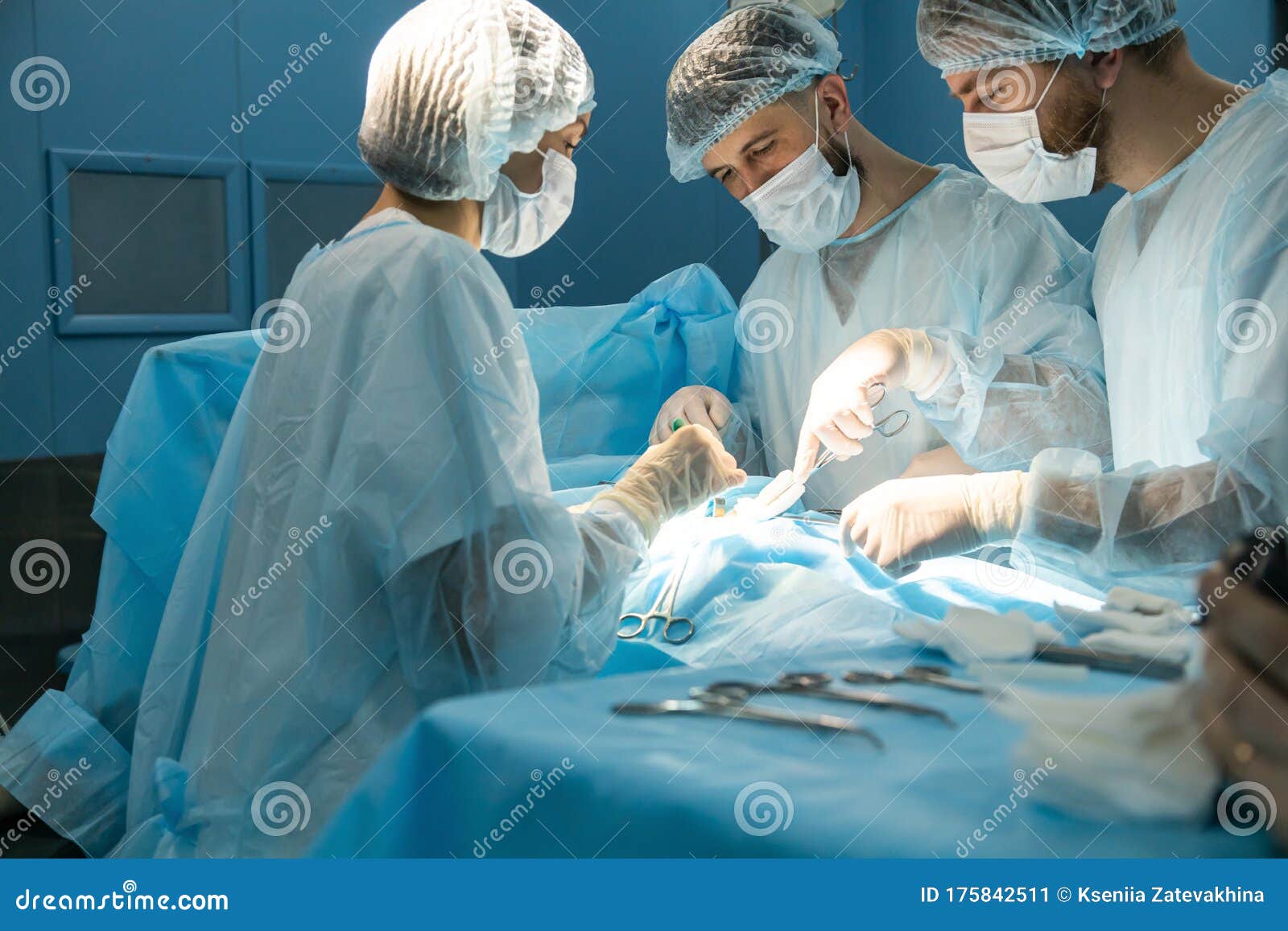 An International Team of Doctors Performs a Complex Surgical Operation ...