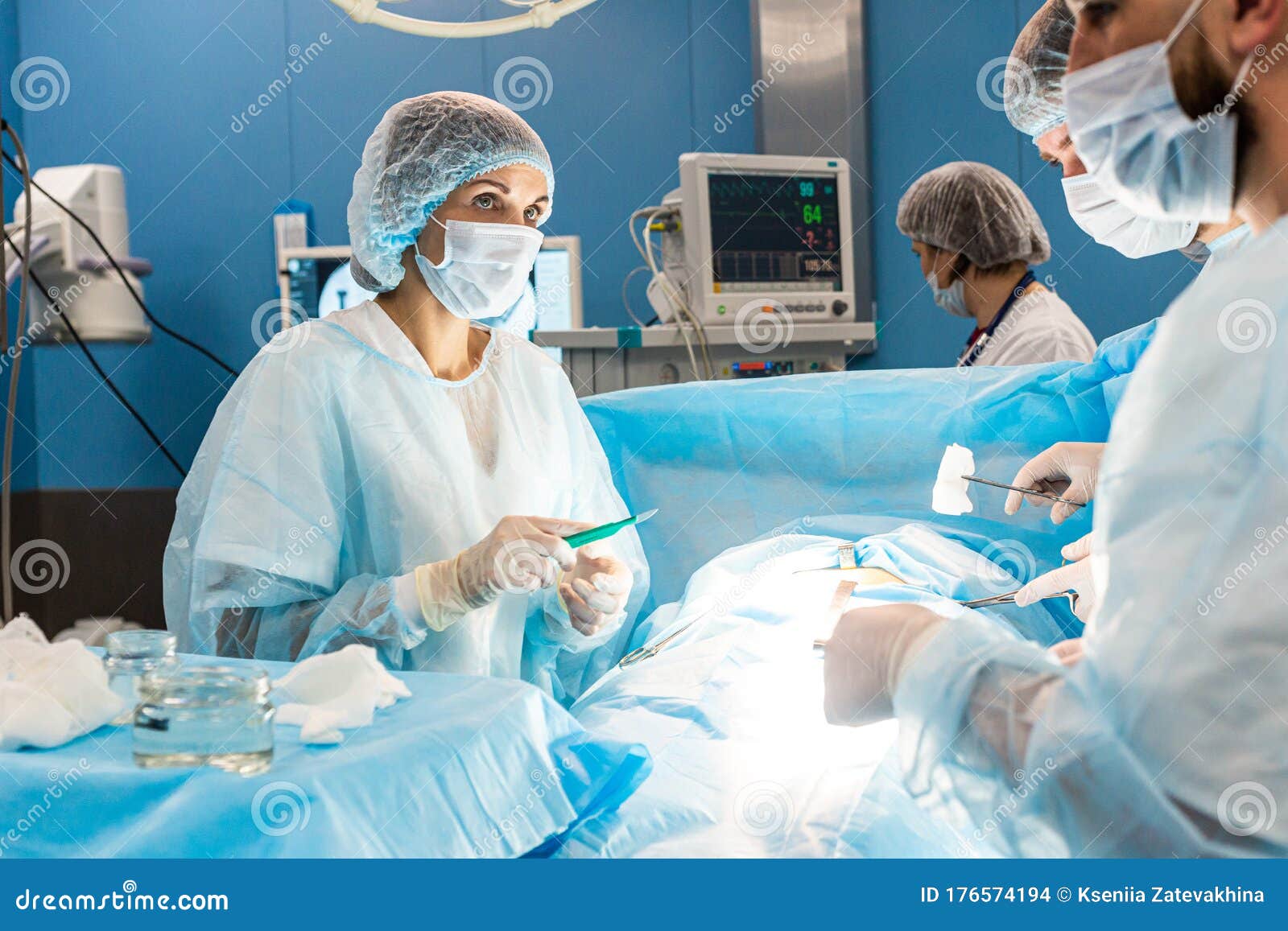 An International Team of Doctors Performs a Complex Surgical Operation ...