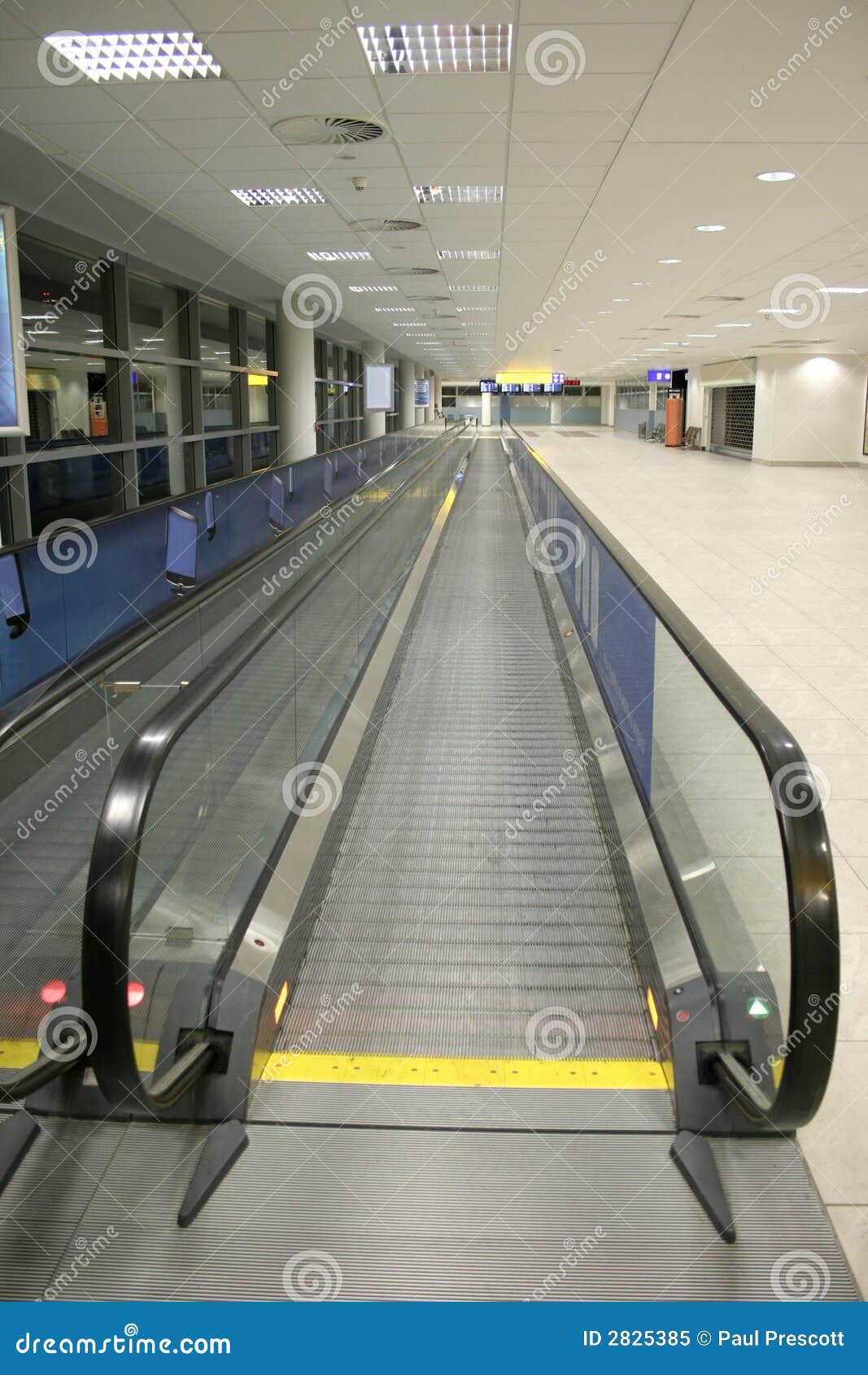 International Vide D'escalor De Courroie Image stock - Image du plafond ...