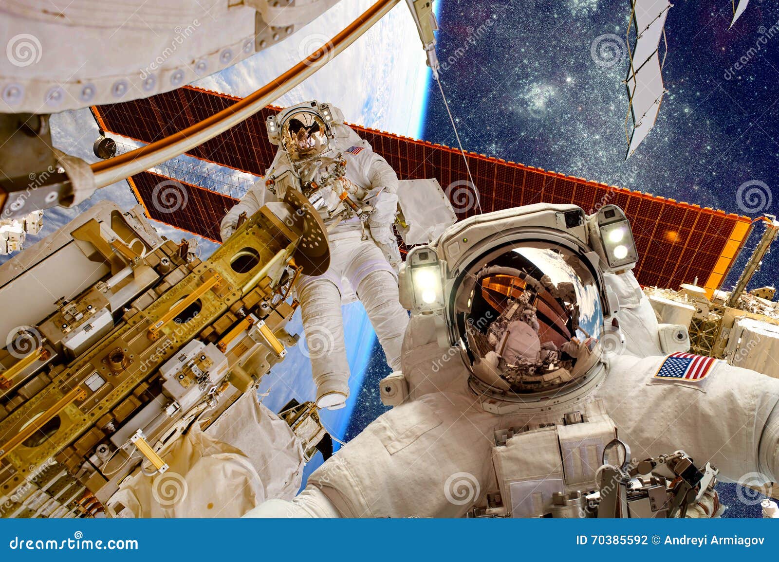 Internationale Ruimtestation En Astronaut Stock Foto - Image of schip ...