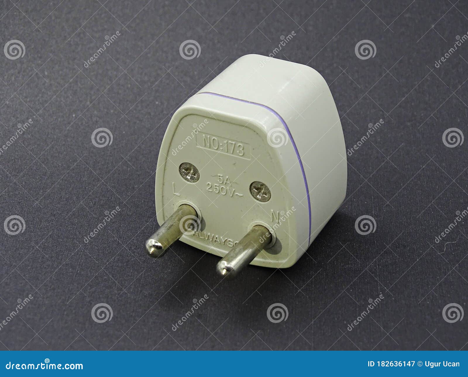 Internationale Socketadapter Op Zwarte Achtergrond Stock Afbeelding - Image of aansluting ...