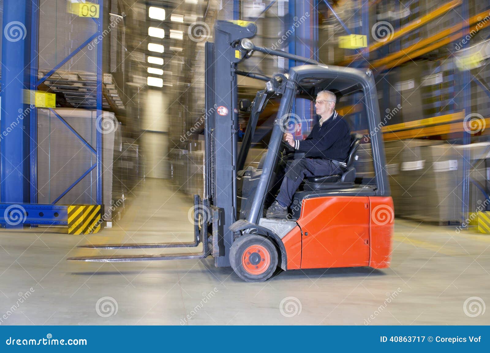 Interne Logistik stockbild. Bild von bewegung, gerade - 40863717