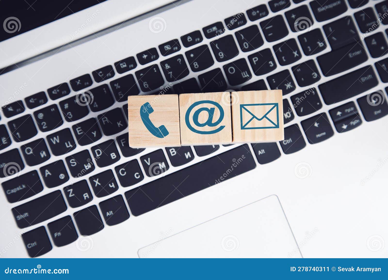 Internet Symbol on a Wooden Cube on a Keyboard Stock Image - Image of ...